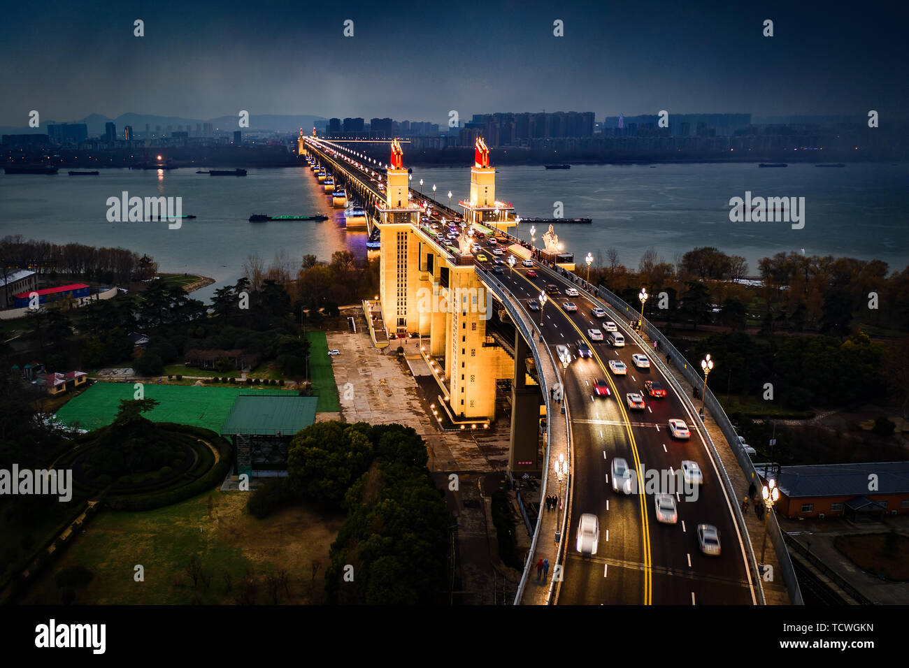 Chinas first yangtze river bridge hi-res stock photography and images ...