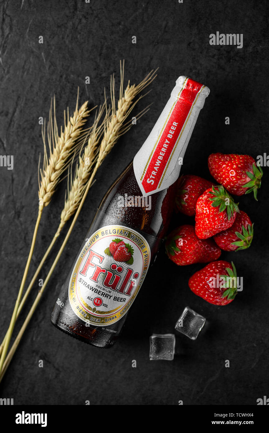 Strawberry beer in the Belgian beer kingdom, women's taste, low degree ...