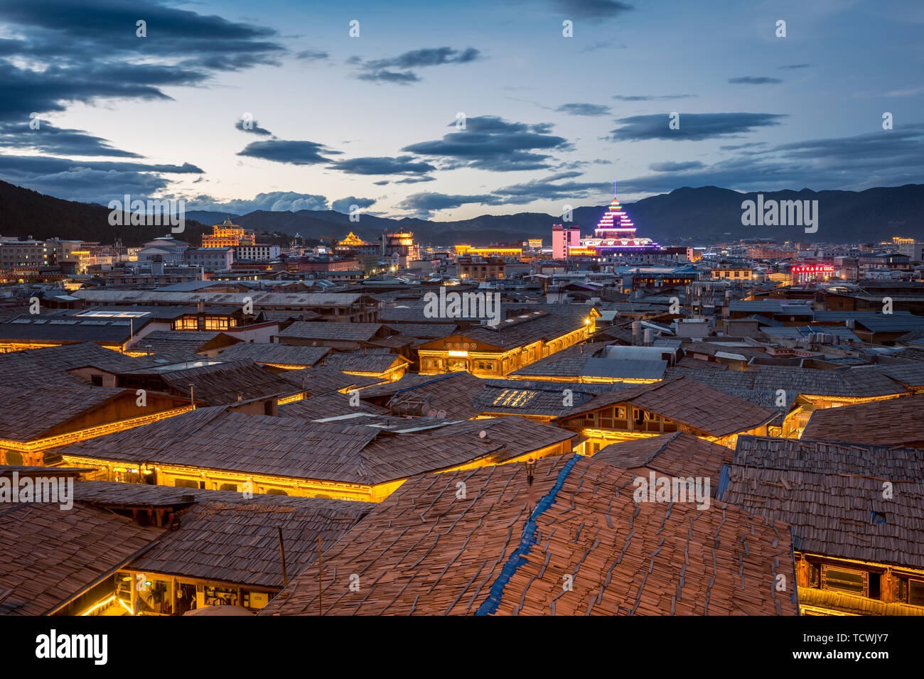 The ancient city of Dukezong, Shangri-La Stock Photo - Alamy