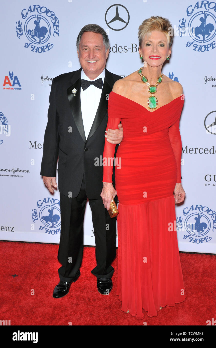 LOS ANGELES, CA. October 25, 2008: Neil Sedaka & wife at the 2008 ...