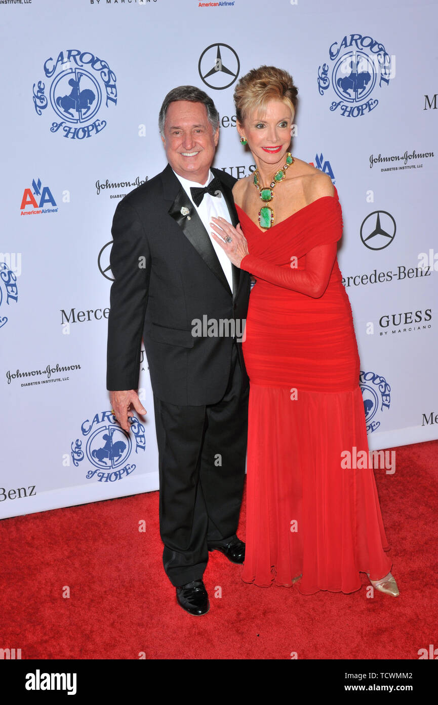 LOS ANGELES, CA. October 25, 2008: Neil Sedaka & wife at the 2008 ...