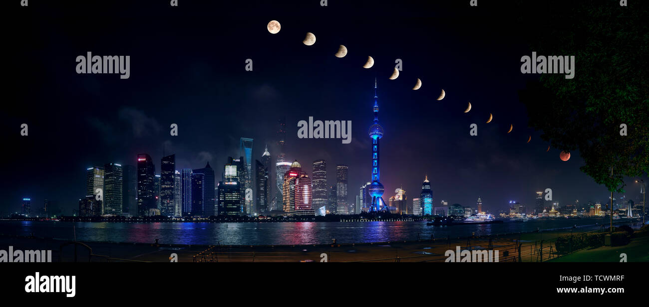 Lunar eclipse over water hi-res stock photography and images - Alamy