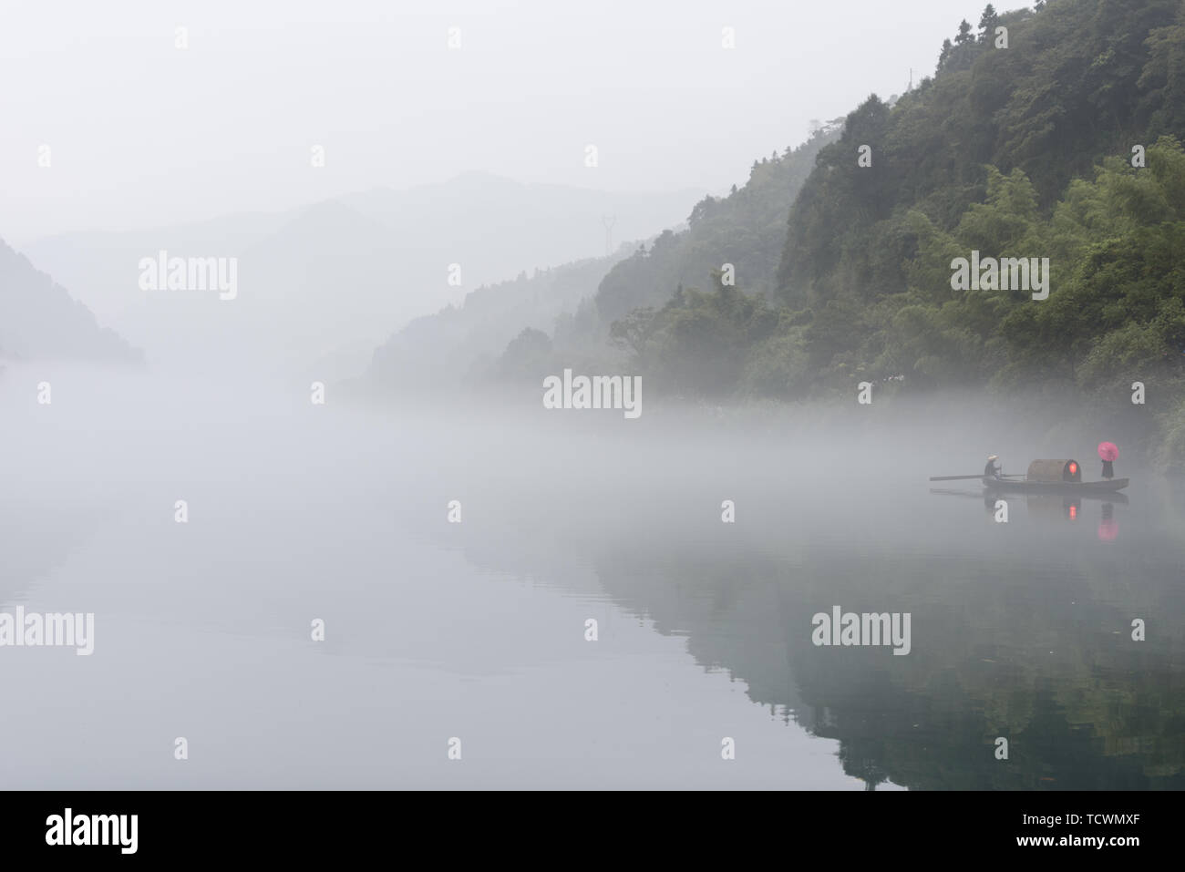 Xiao dongjiang fishing boat hi-res stock photography and images - Alamy