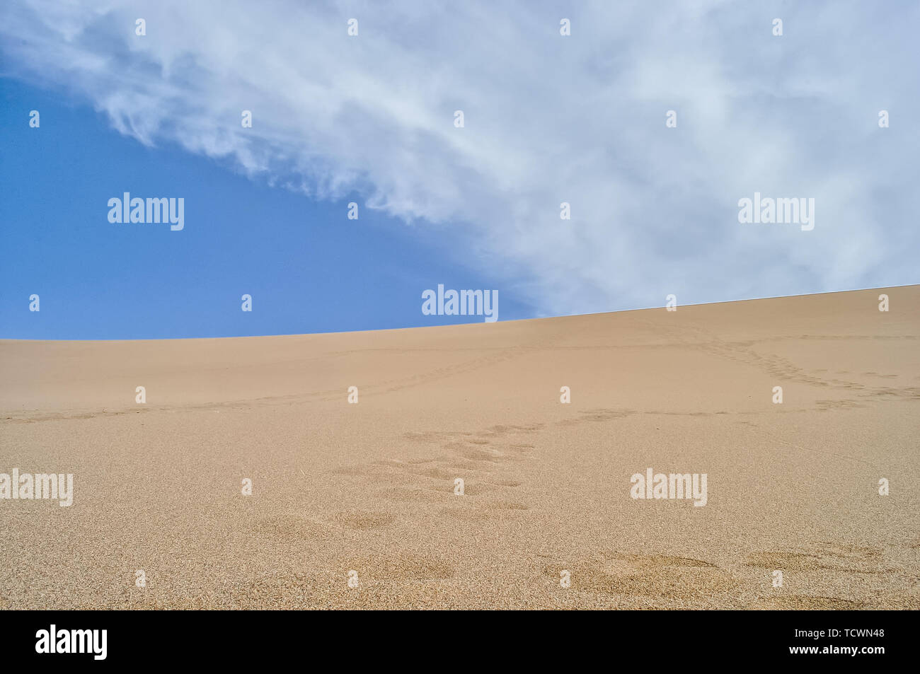 Desert Scenery of Mingsha Mountain, Dunhuang, Gansu Province Stock ...