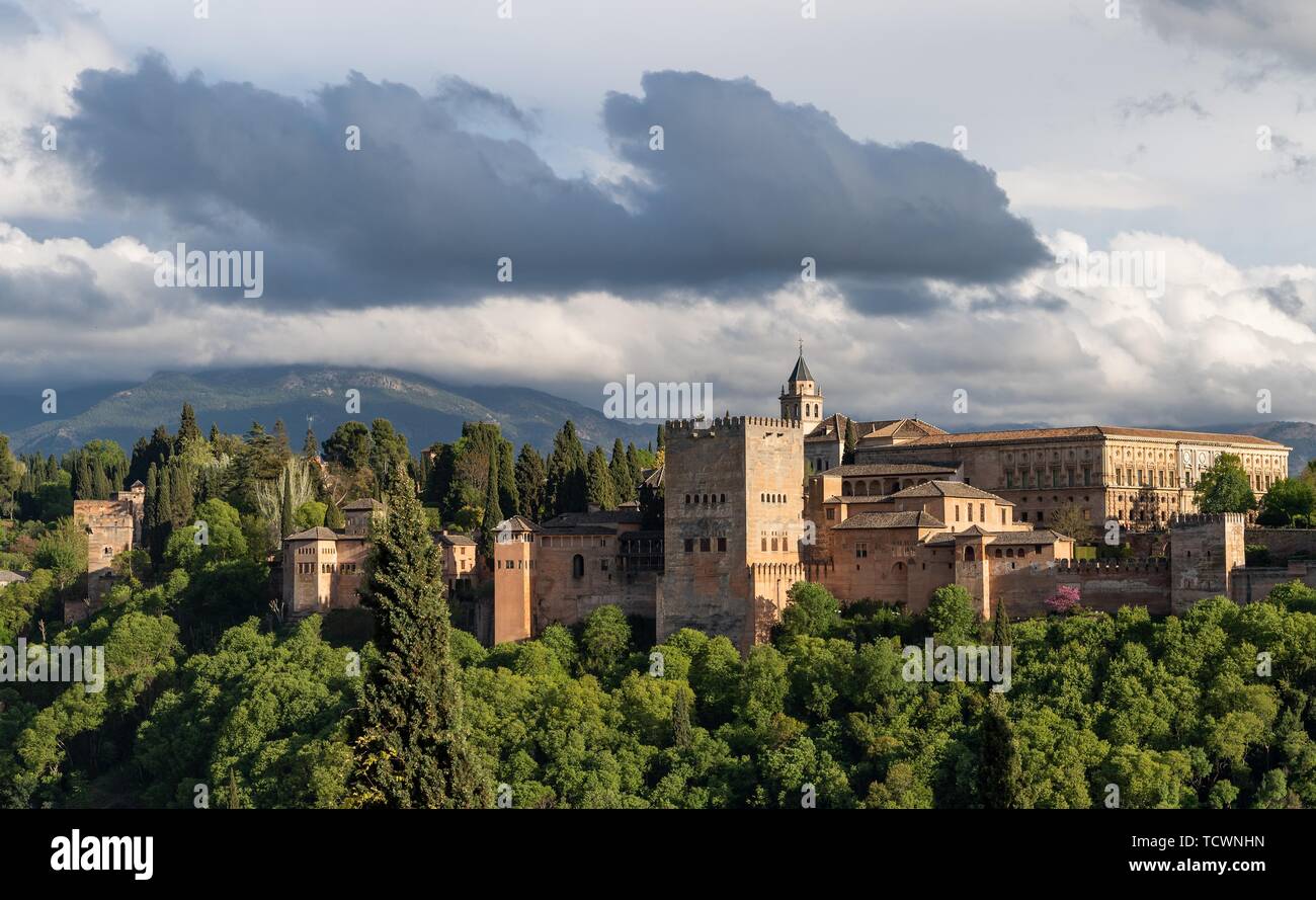 Moorish city castle alhambra hi-res stock photography and images - Alamy