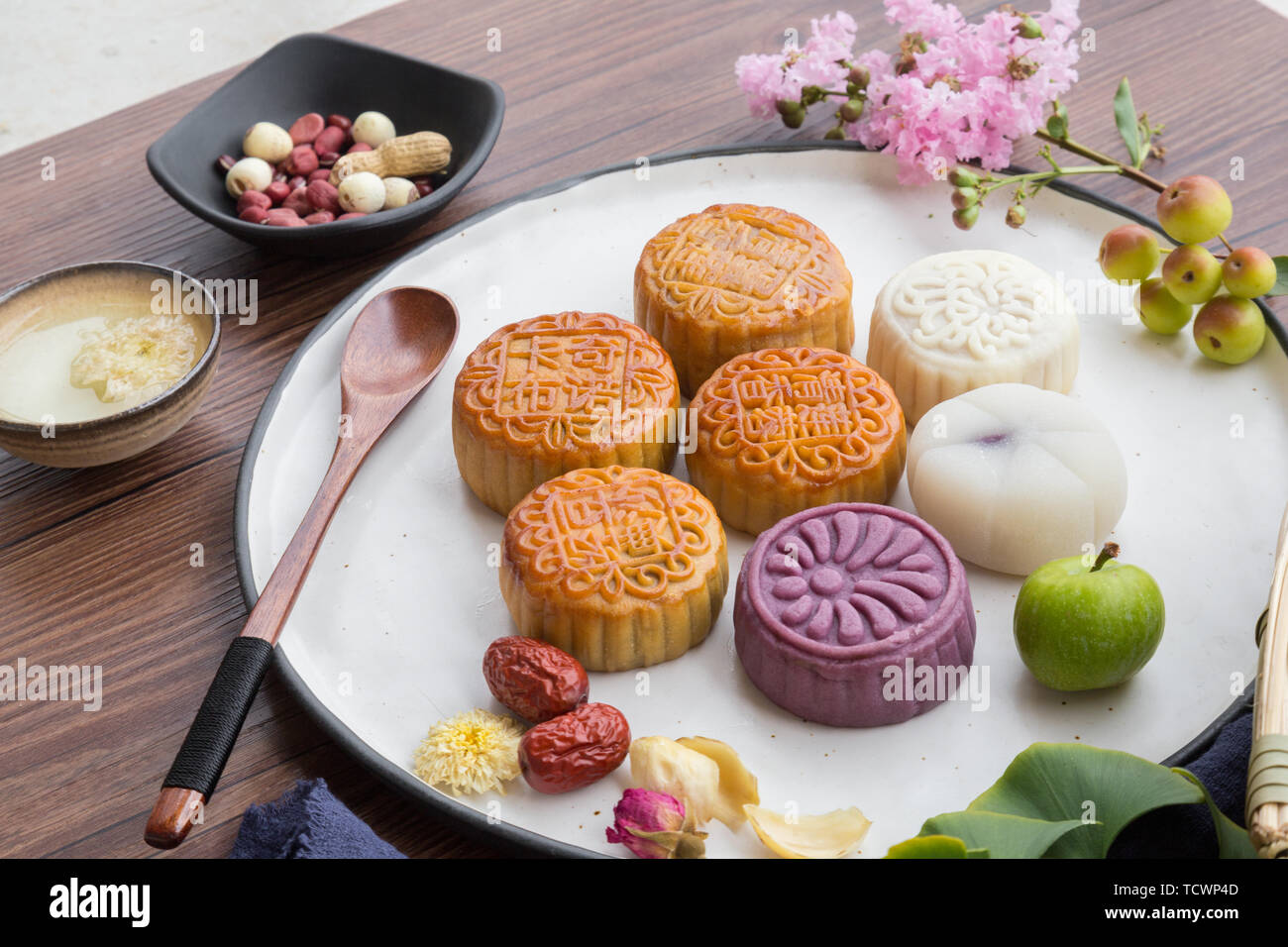Soviet style moon cakes hi-res stock photography and images - Alamy