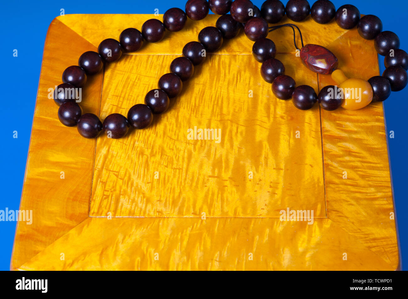 Rich benches hi-res stock photography and images - Alamy