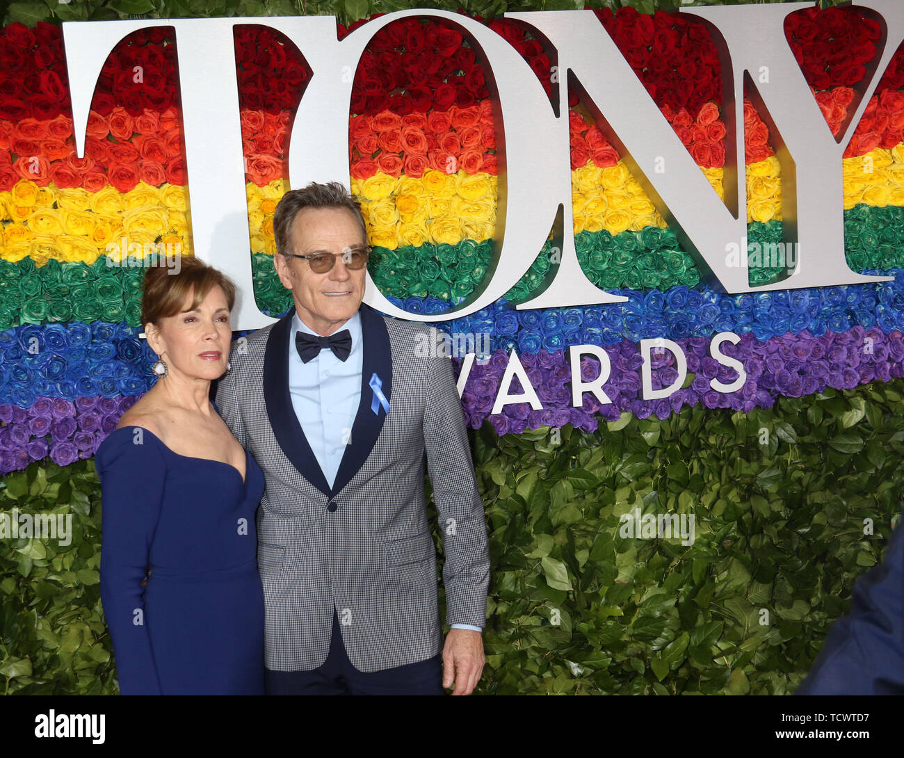 Actor bryan cranston robin dearden hi-res stock photography and images ...