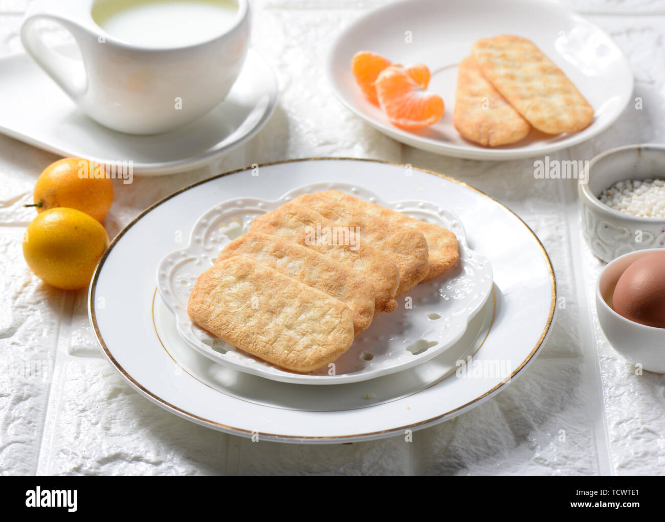 Dawn cake hi-res stock photography and images - Alamy