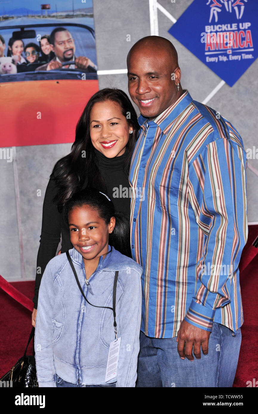 LOS ANGELES, CA. March 03, 2008: Barry Bonds & wife & daughter at the ...