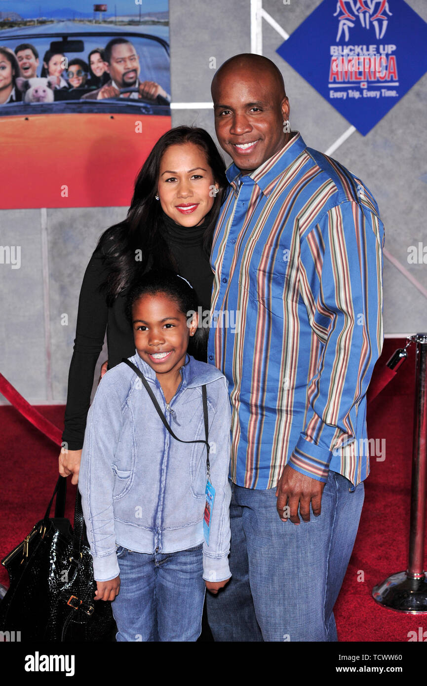 LOS ANGELES, CA. March 03, 2008: Barry Bonds & wife & daughter at the ...