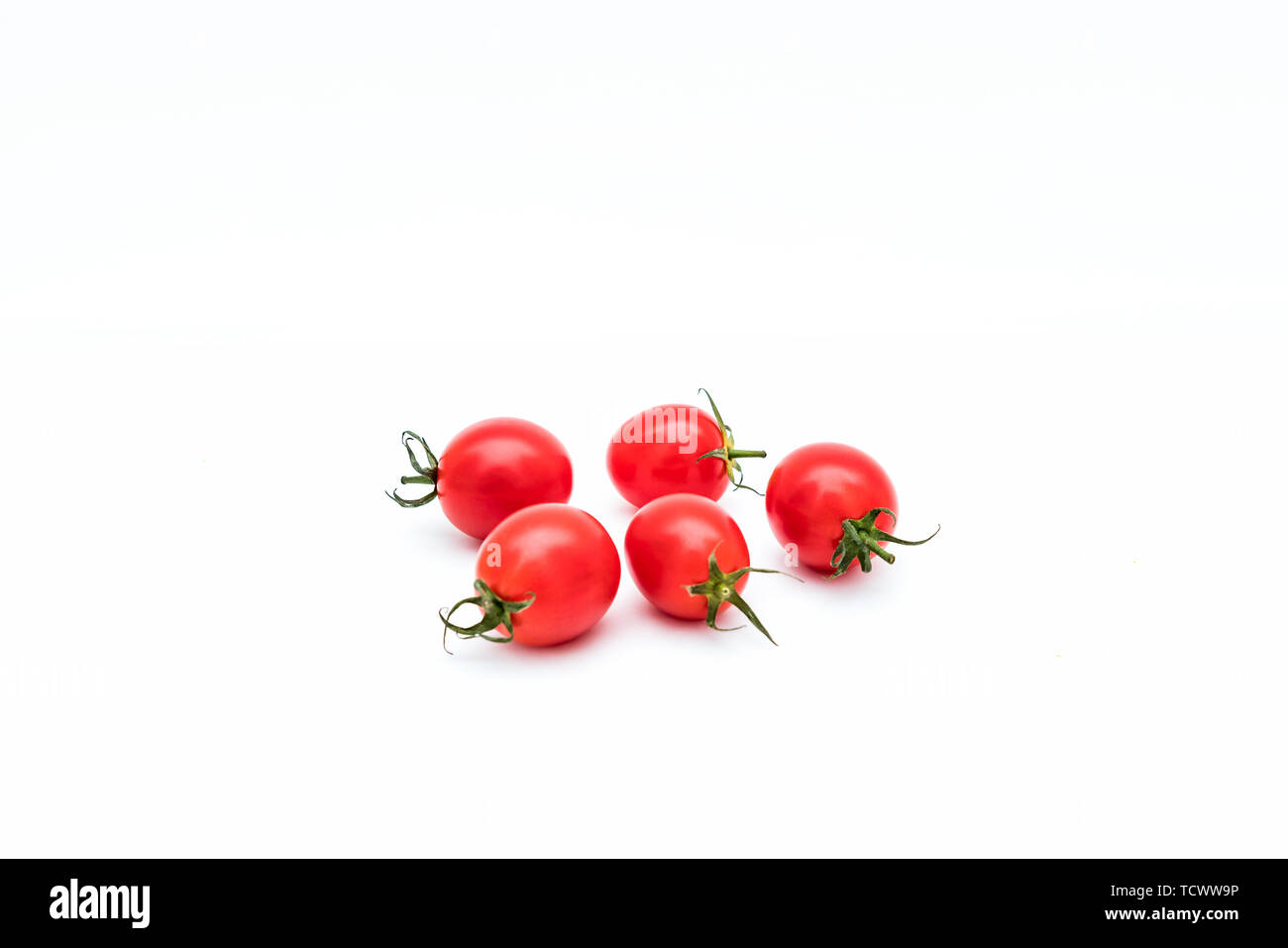 A bowl of fresh little tomatoes Stock Photo - Alamy