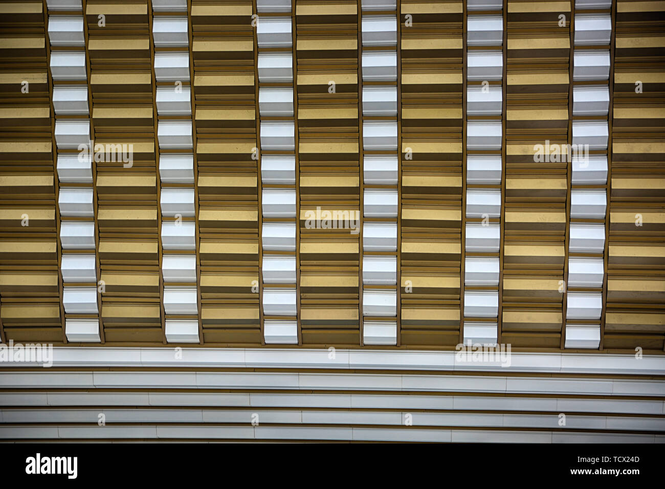 Architectural detail of a modern wall Stock Photo - Alamy