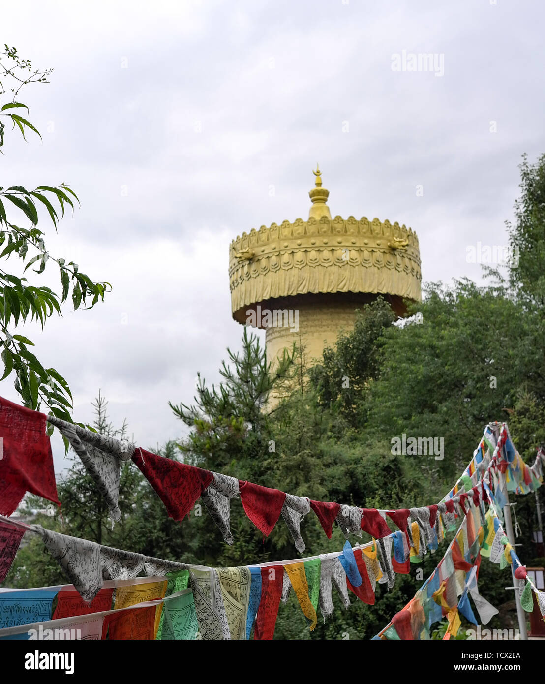 Dukezong ancient town Stock Photo - Alamy