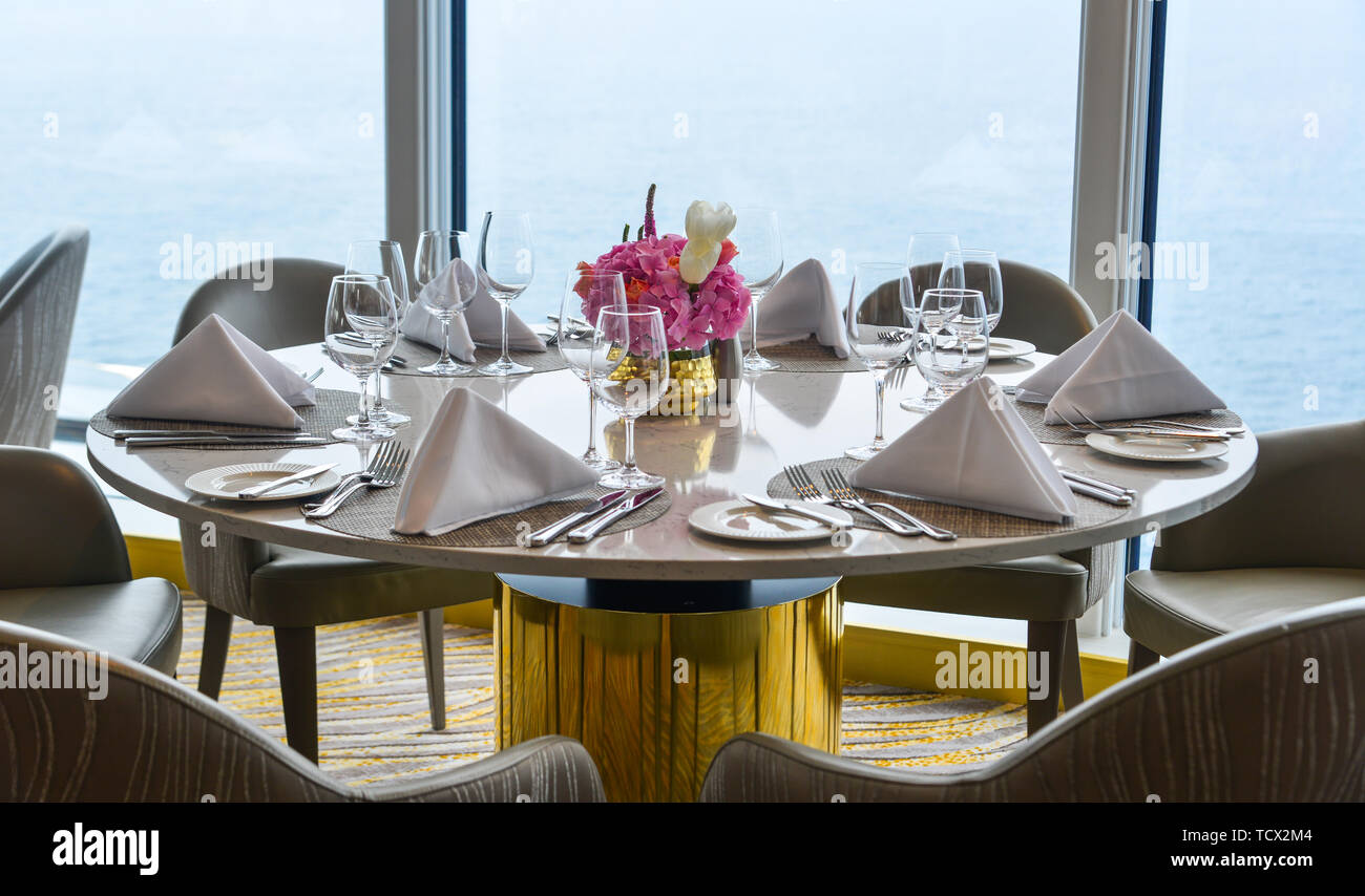 High class luxury restaurant interior hi-res stock photography and ...