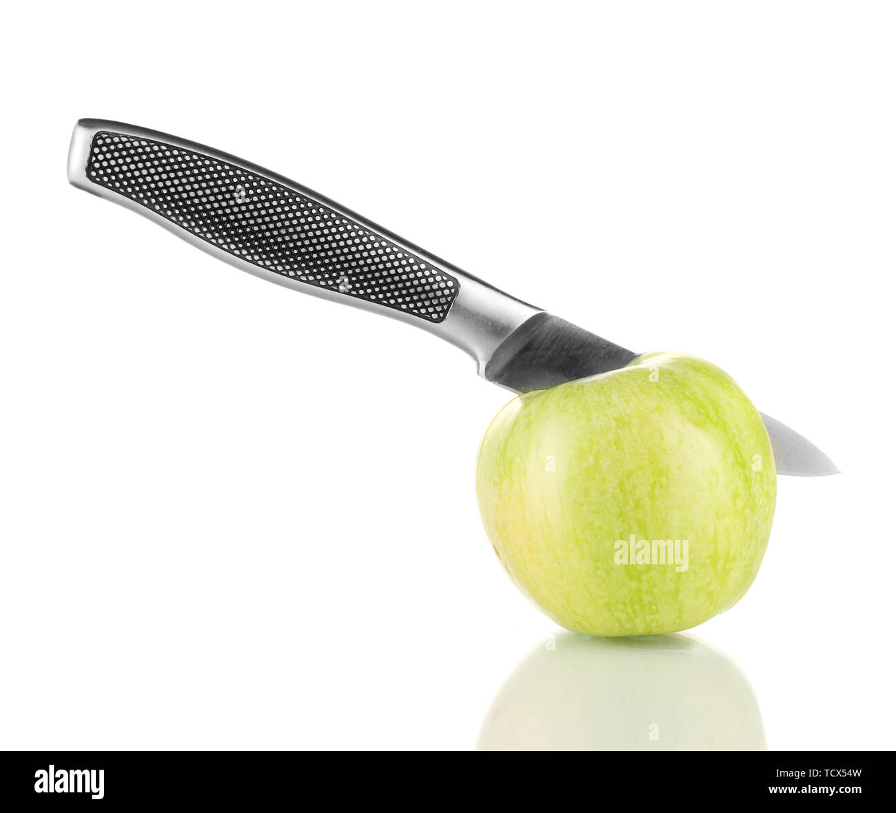 Green apple and knife isolated on white Stock Photo - Alamy
