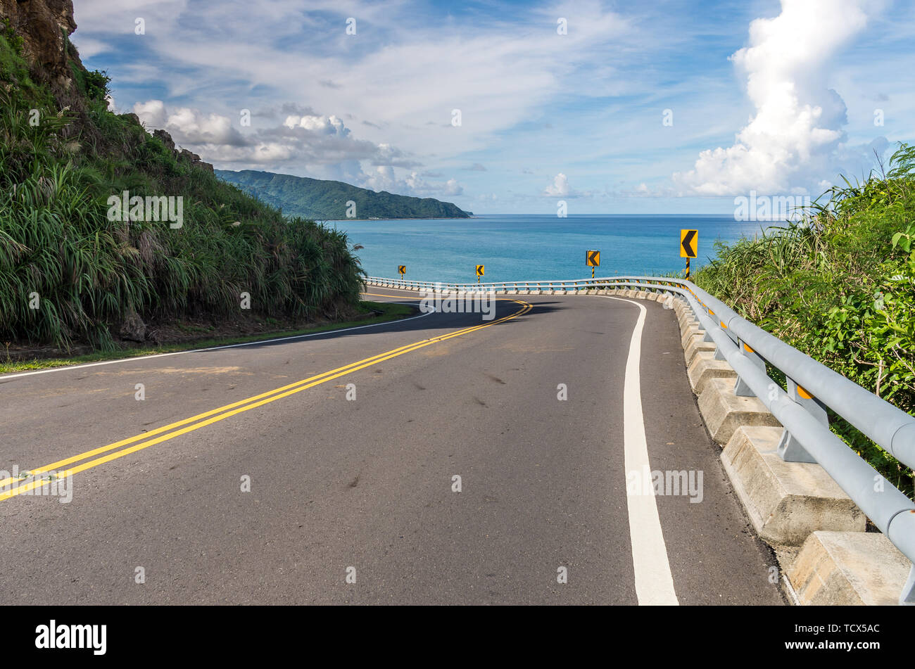 Seaside road hi-res stock photography and images - Alamy