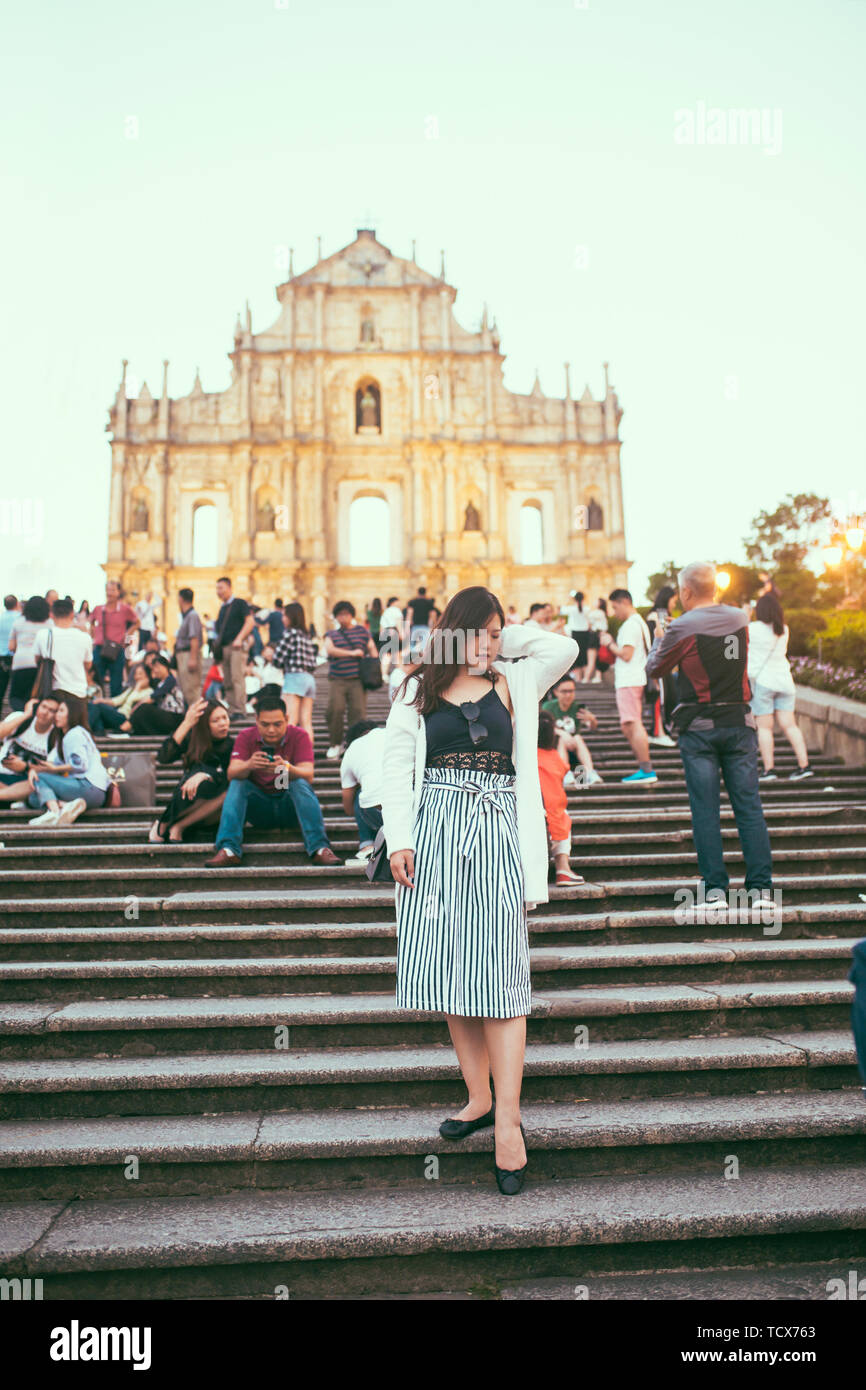 Big three bus hi-res stock photography and images - Alamy