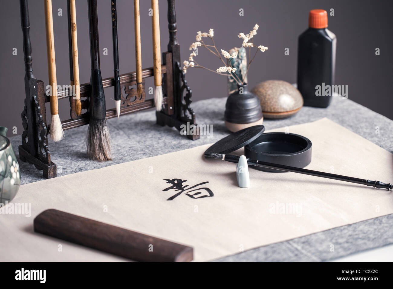 Soft pen calligraphy hi-res stock photography and images - Alamy