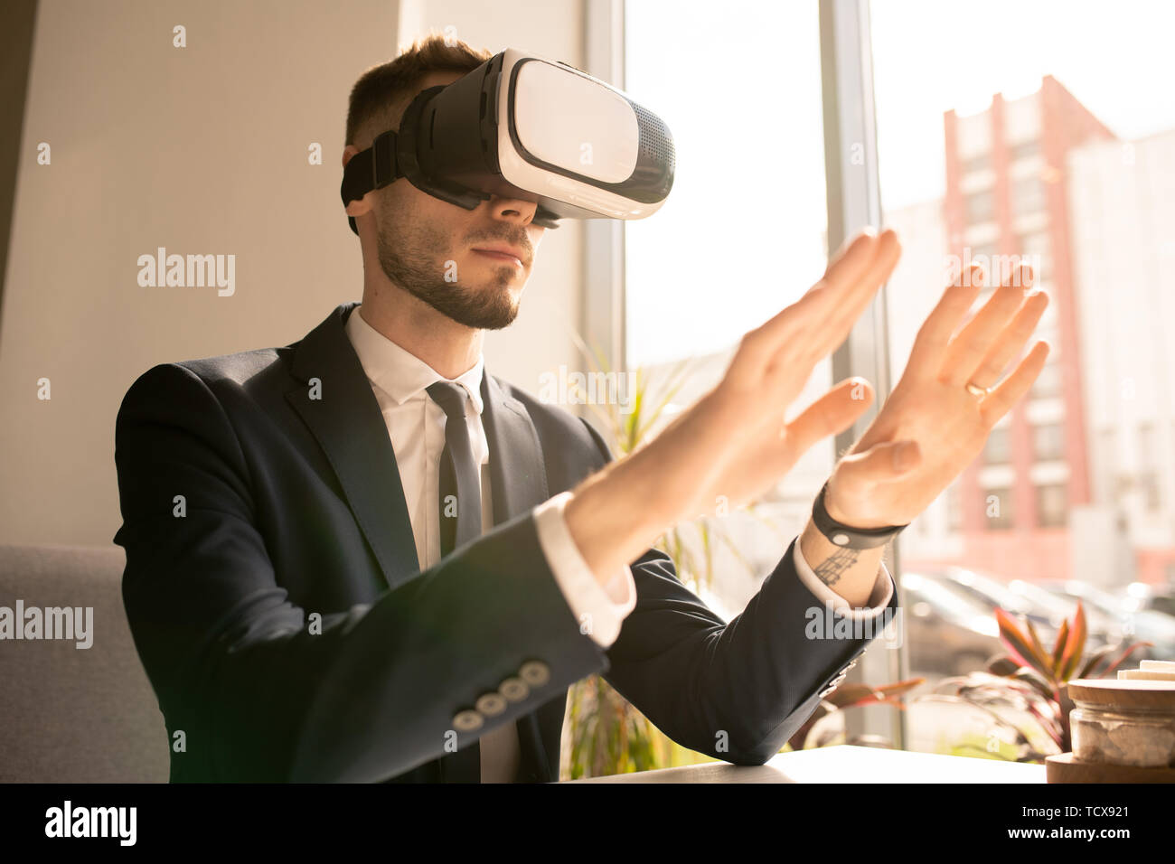 Virtual presentation hi-res stock photography and images - Alamy