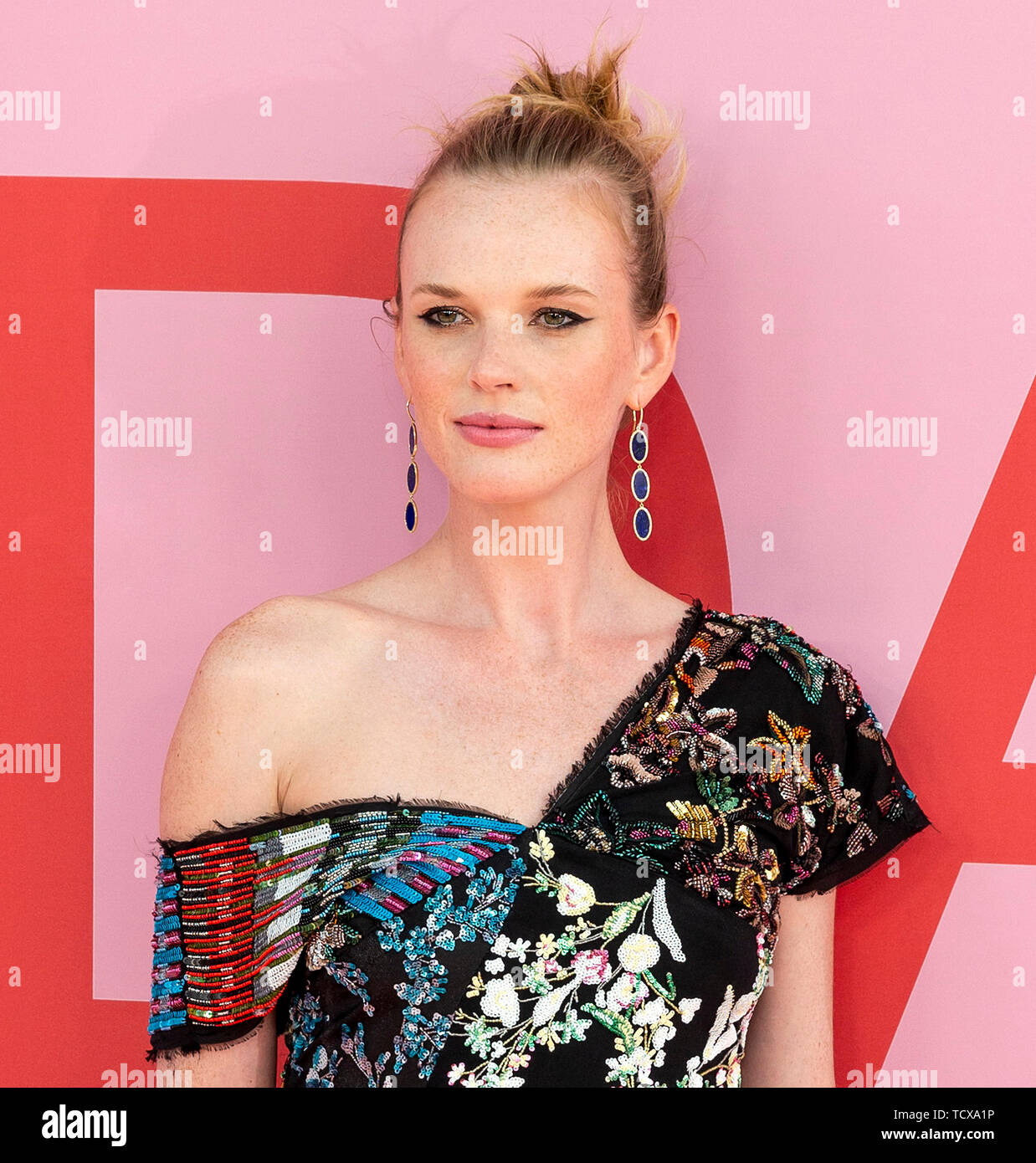 Anne v hi-res stock photography and images - Alamy