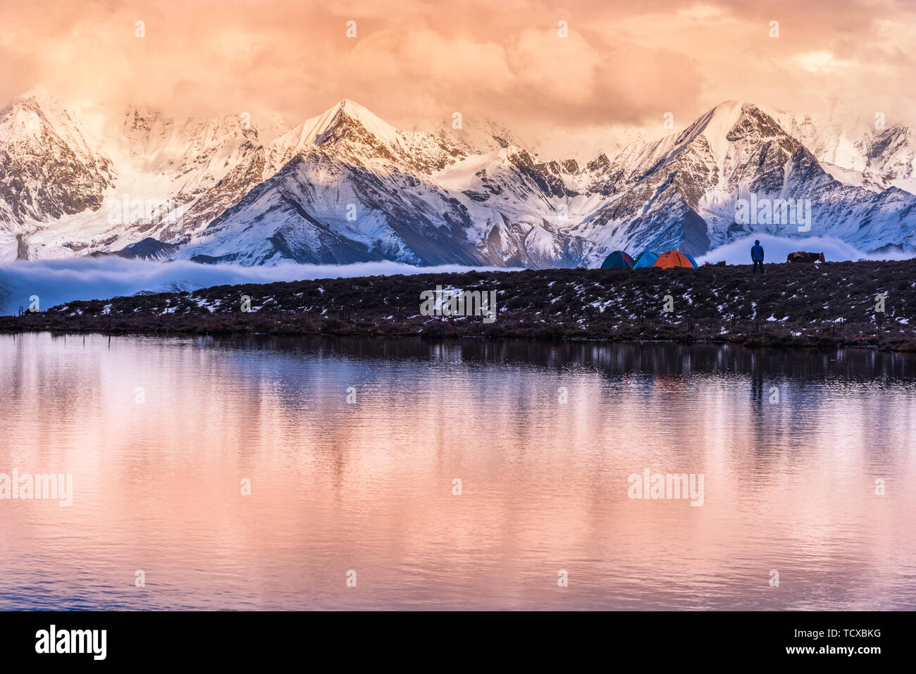 Gonga mountain hi-res stock photography and images - Alamy