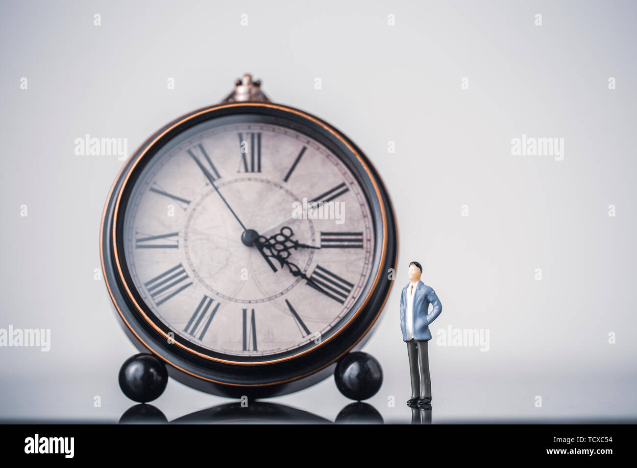 Financial and business cooperation Stock Photo - Alamy