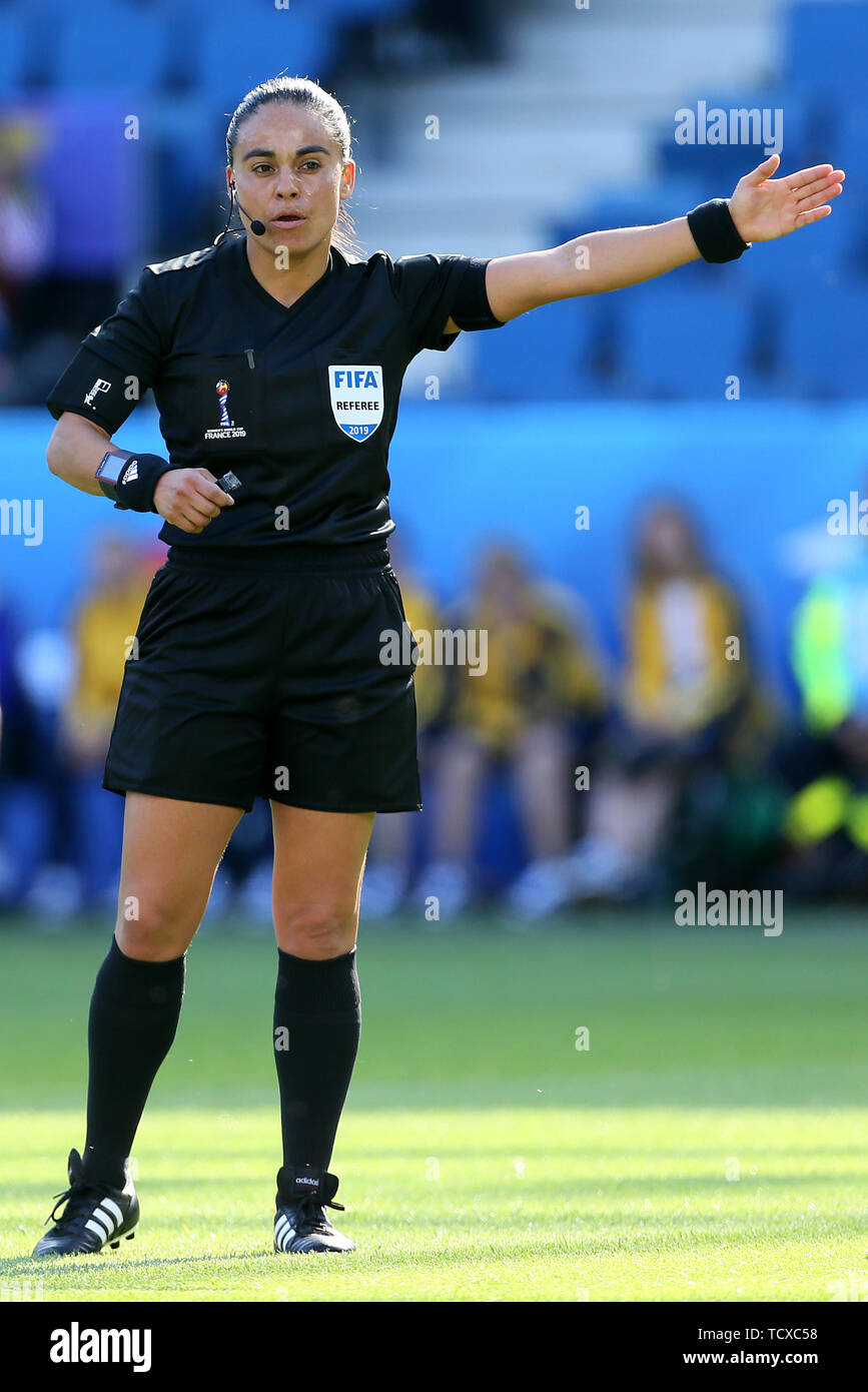 Match referee Maria Carvajal Stock Photo - Alamy