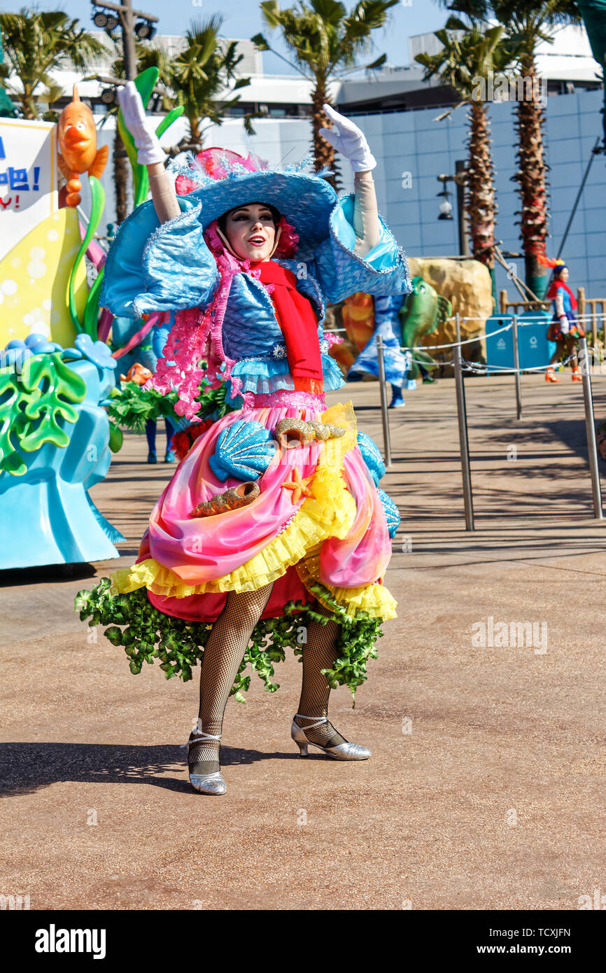 Shanghai Haichang Ocean Park float parade Stock Photo - Alamy