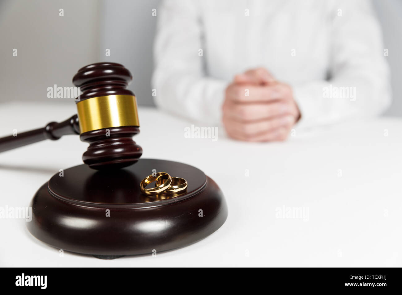 Hands wife signing divorce documents hi-res stock photography and ...