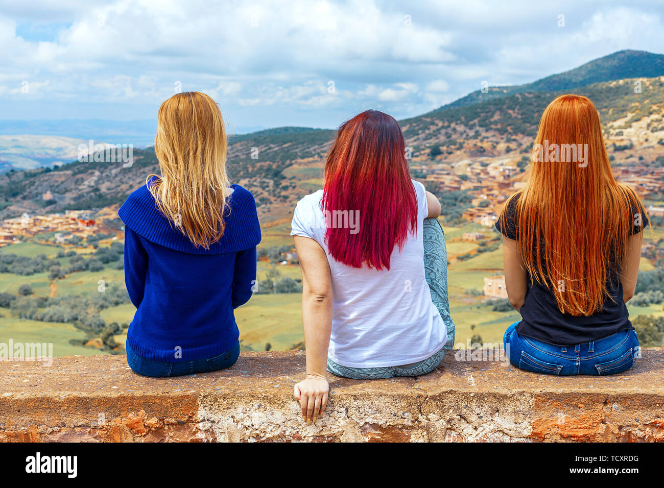 Girls backs hi-res stock photography and images - Alamy