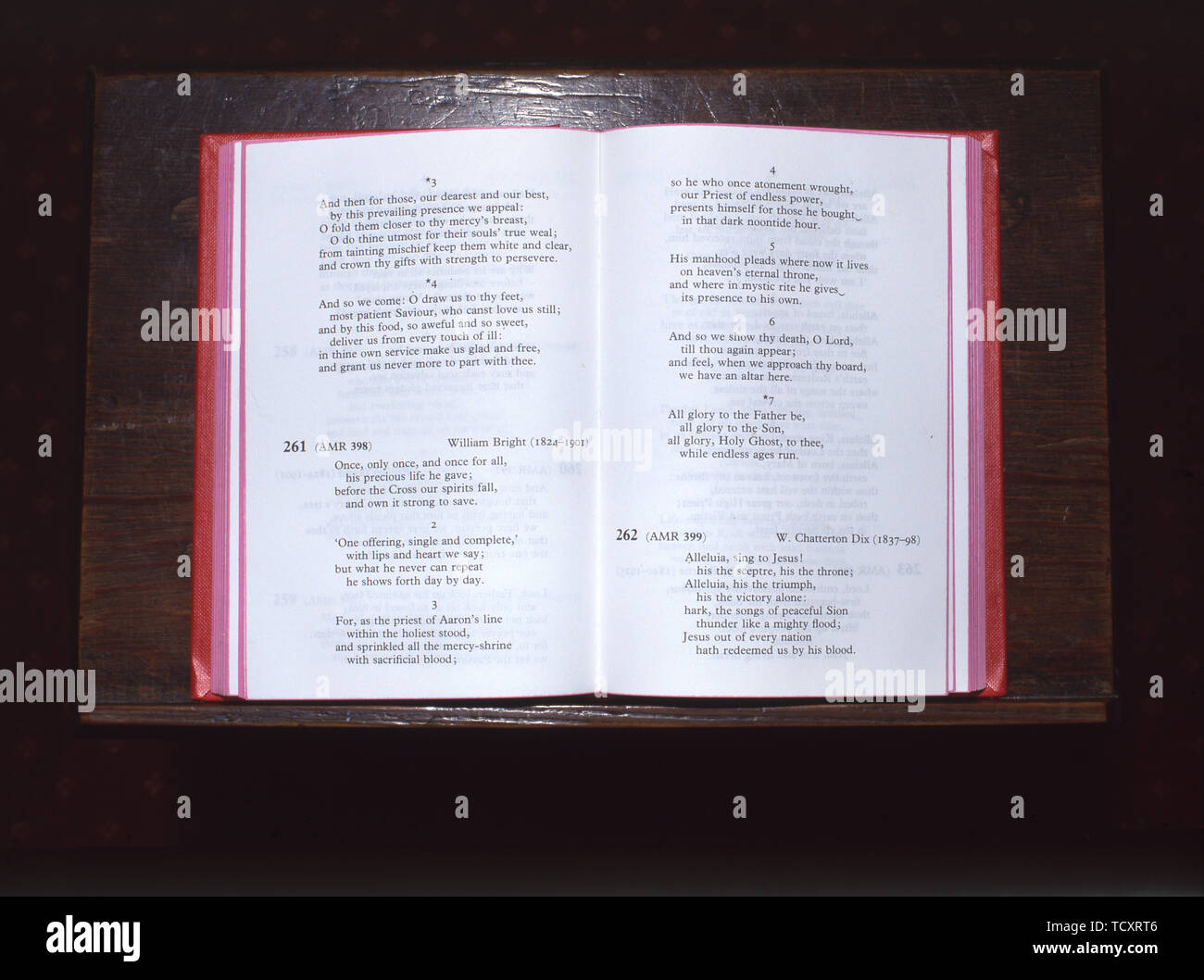 Open hymn book hi-res stock photography and images - Alamy