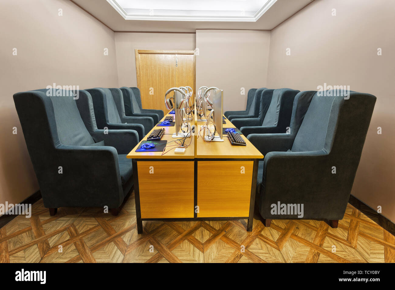 Modern Internet cafe interior Stock Photo - Alamy