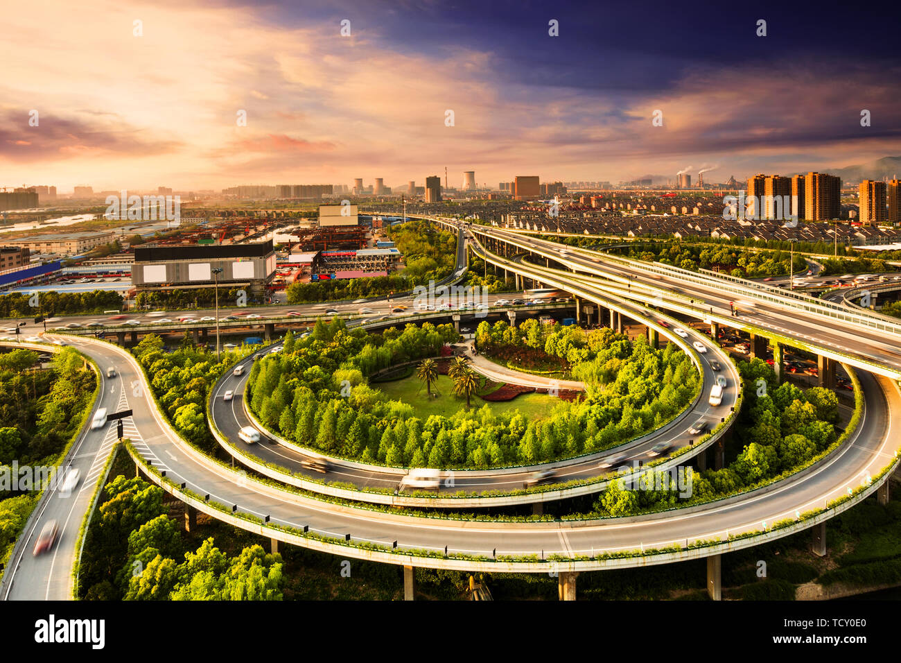 Shanghai skyline highway overpass hi-res stock photography and images ...