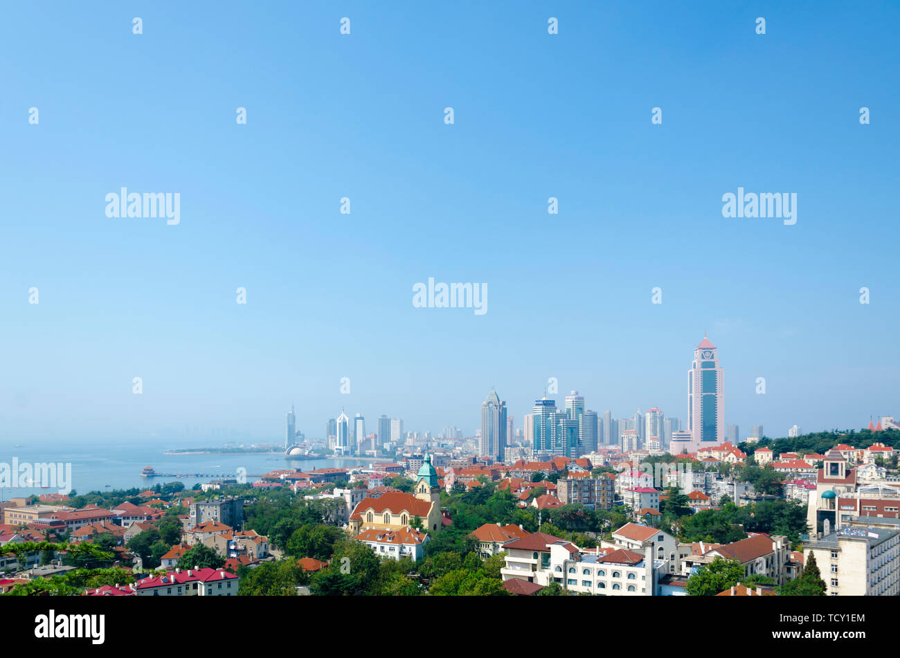 City buildings no one toured the skyline hi-res stock photography and ...