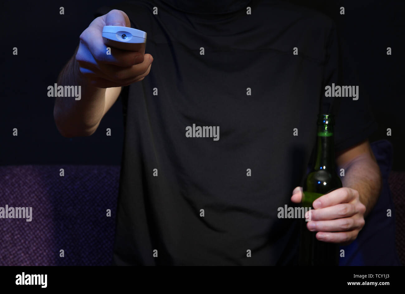 Hand signal and beer hi-res stock photography and images - Alamy