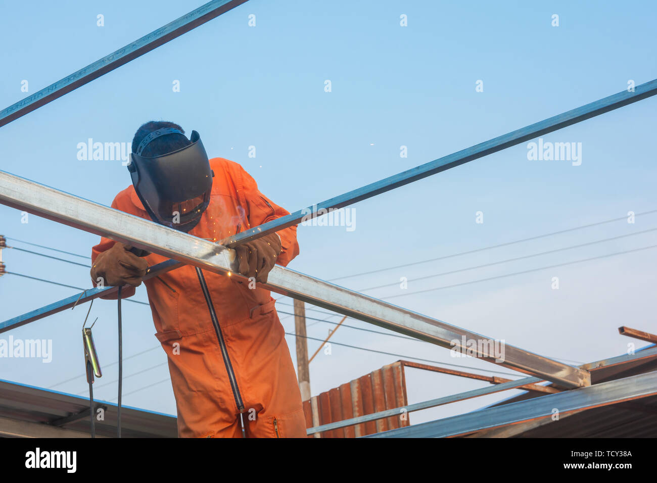 Roof truss welding hi-res stock photography and images - Alamy