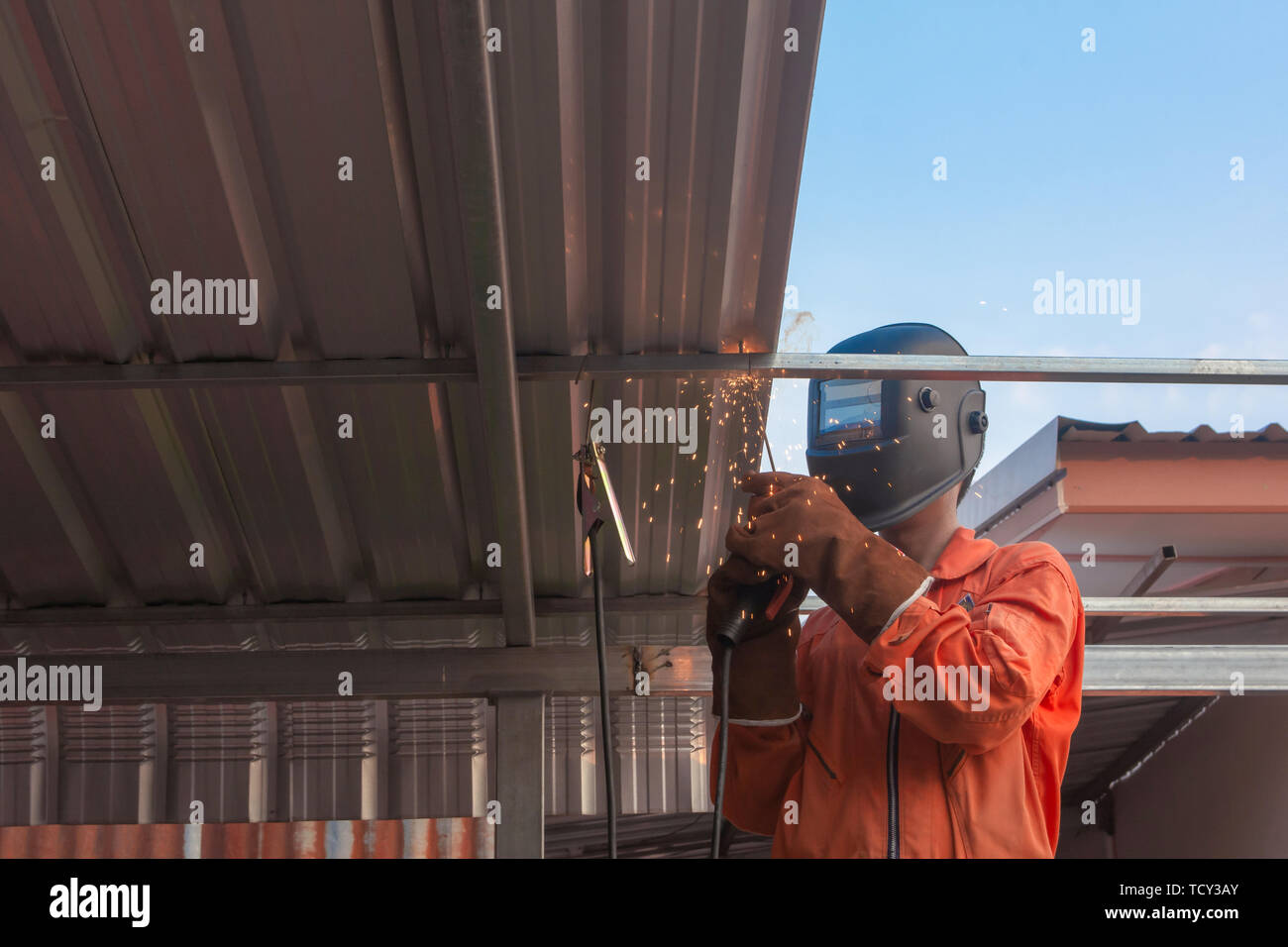 Steel roof join hi-res stock photography and images - Alamy