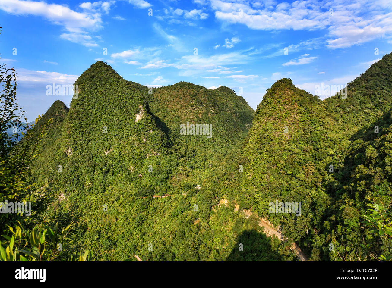 Tian E County, Hongshui River, Grand Canyon, Red Leaf Stock Photo - Alamy