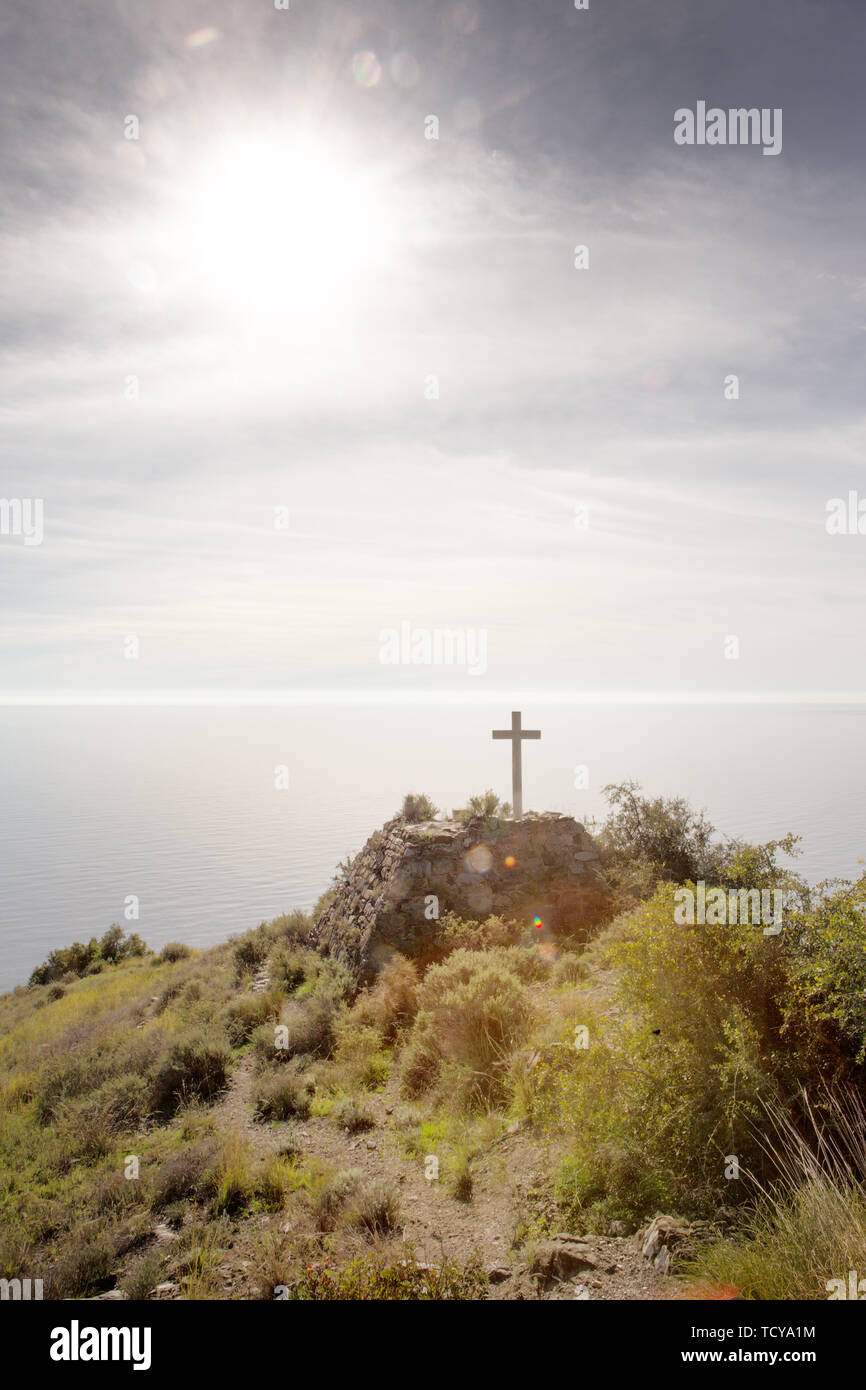 Christian cross on side hill hi-res stock photography and images - Alamy