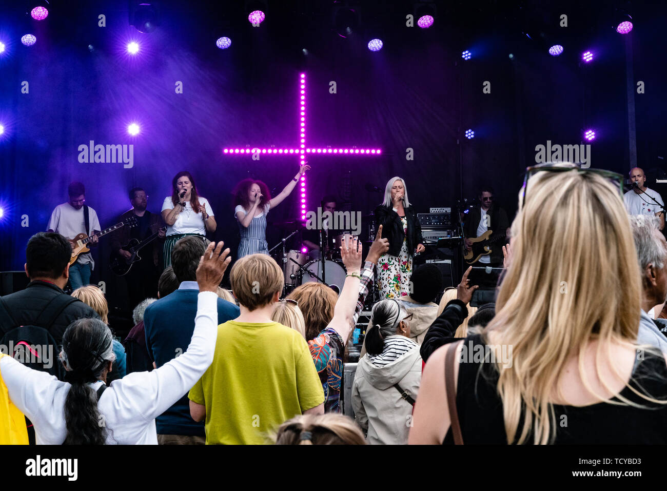 Lou Fellingham (worship leader) leads the worship at a 'Thy Kingdom ...