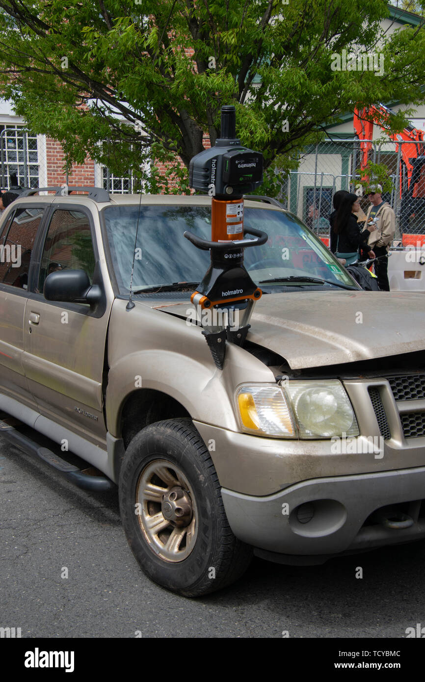 Firefighter jaws of life hi-res stock photography and images - Alamy