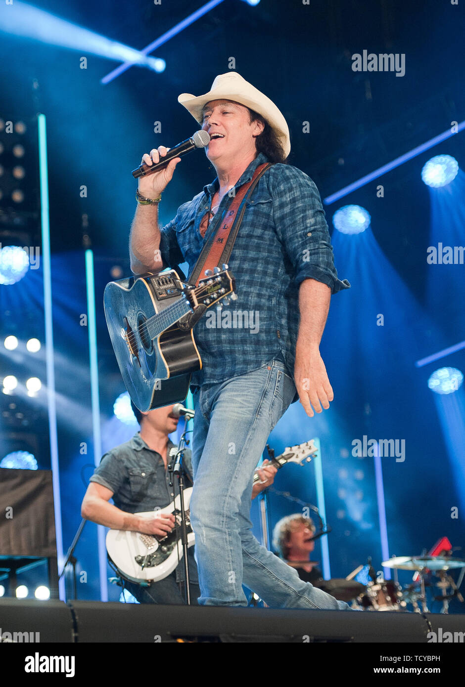 June 9, 2019 - Nashville, Tennessee; USA - Musician DAVID LEE MURPHY ...