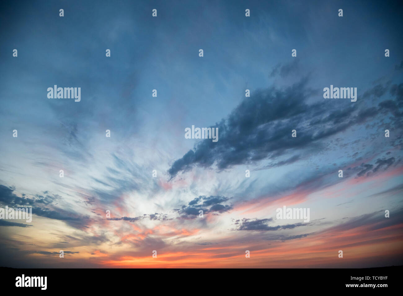 Dramatic sunset and sunrise sky with pink clouds Stock Photo - Alamy