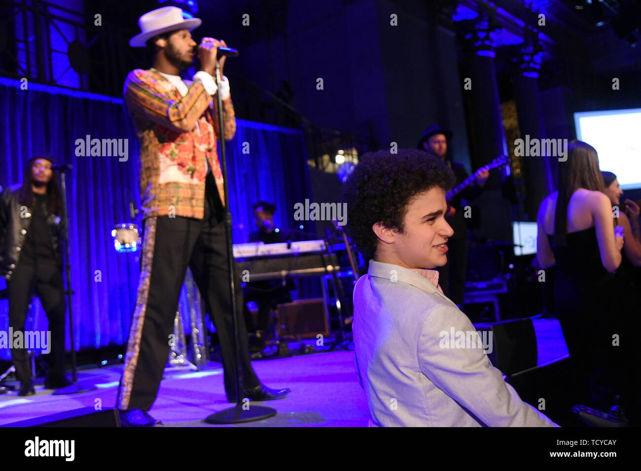 Singer Leon Bridges performs at Matt's Promise benefit in NYC Featuring ...