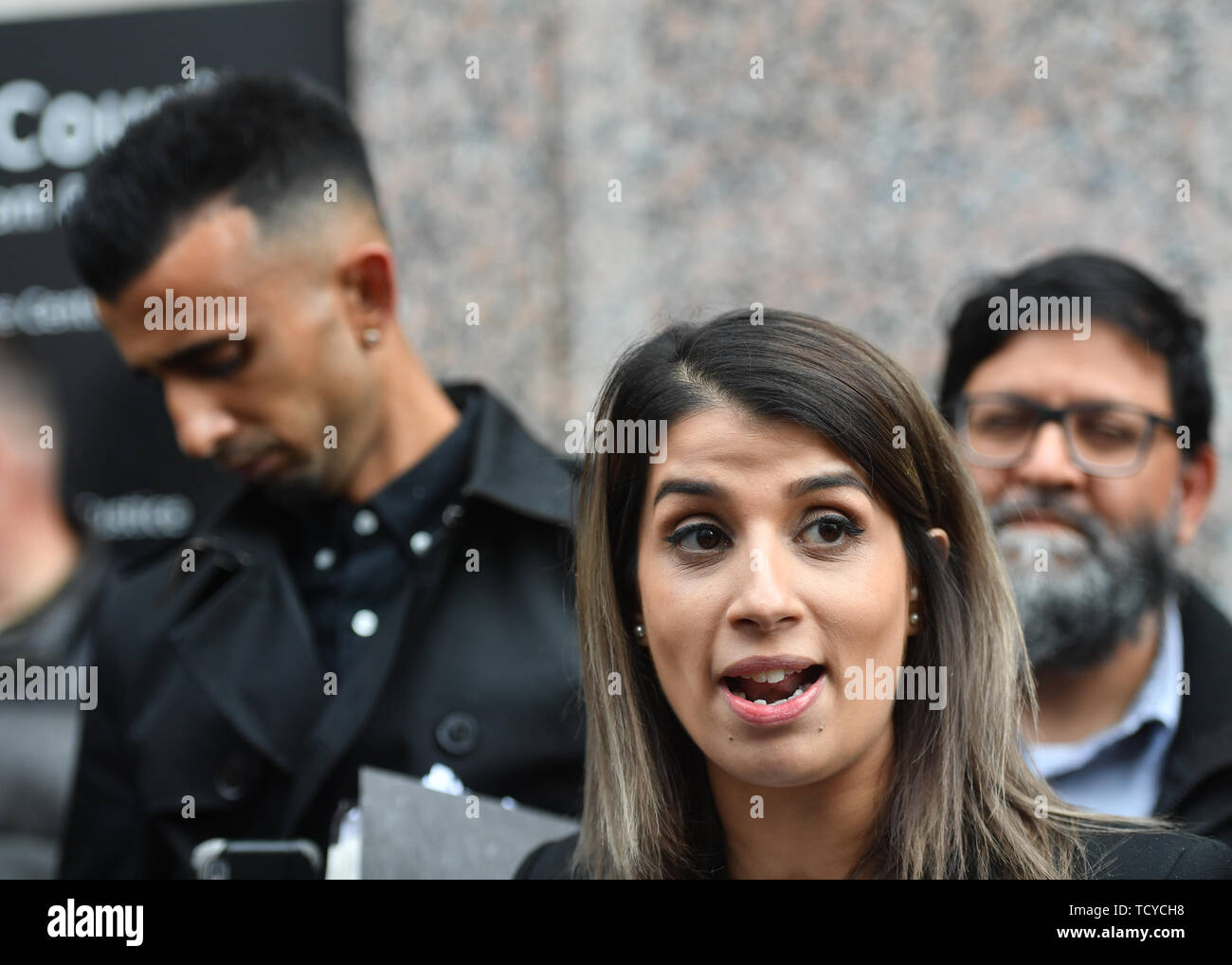 Media outside priory law courts hi-res stock photography and images - Alamy