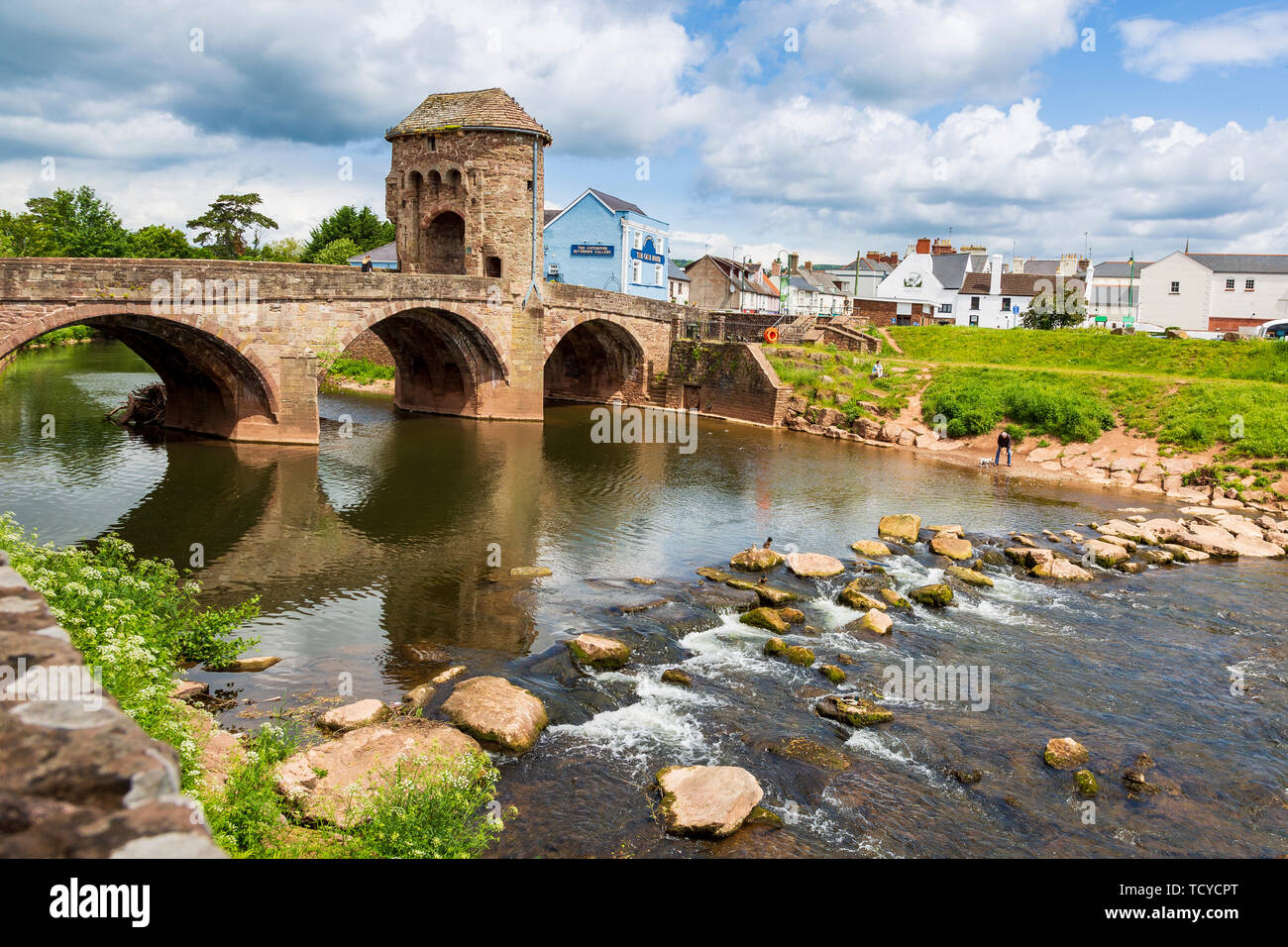 The Medieval Monnow Bridge over the river in Monmouth, Wales Stock ...