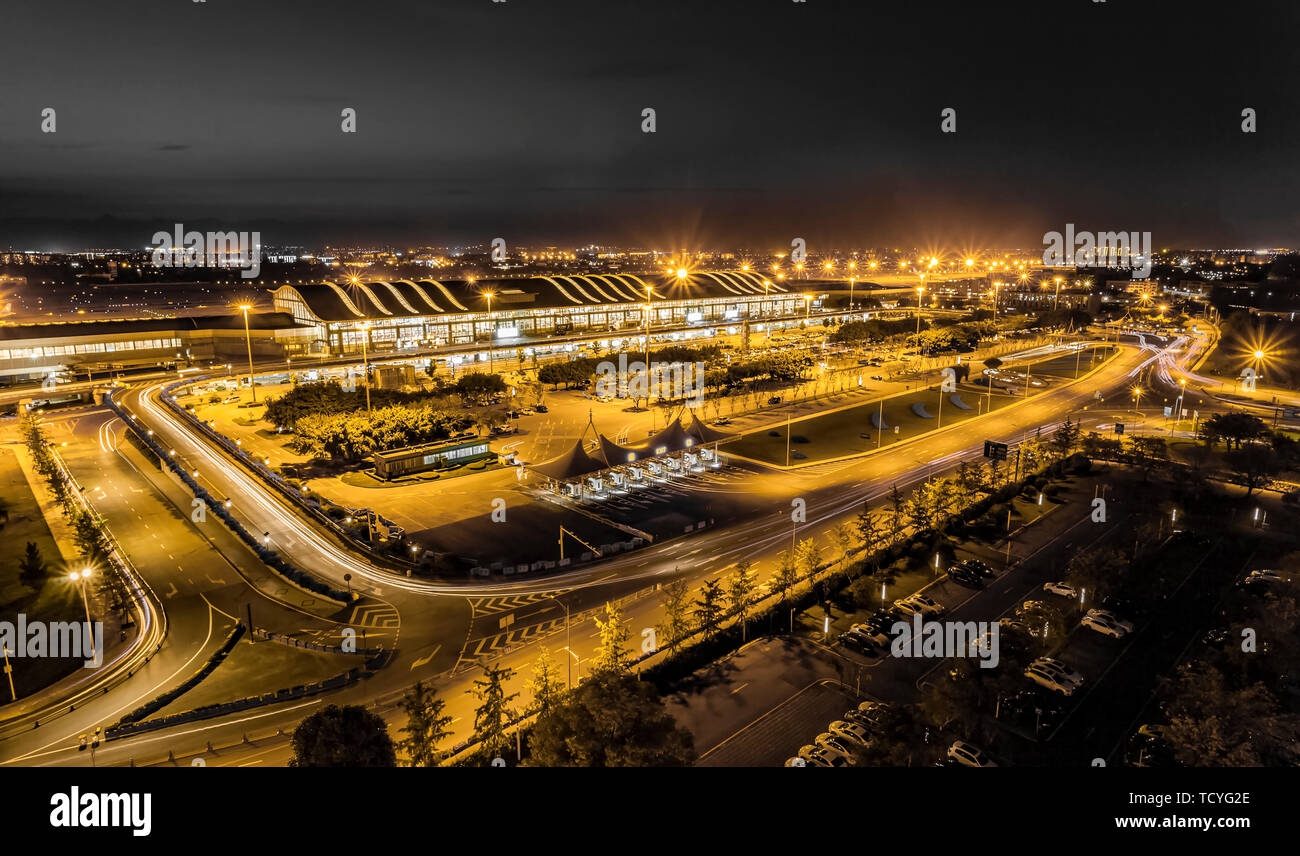 Chengdu Shuangliu Airport Terminal Stock Photo - Alamy