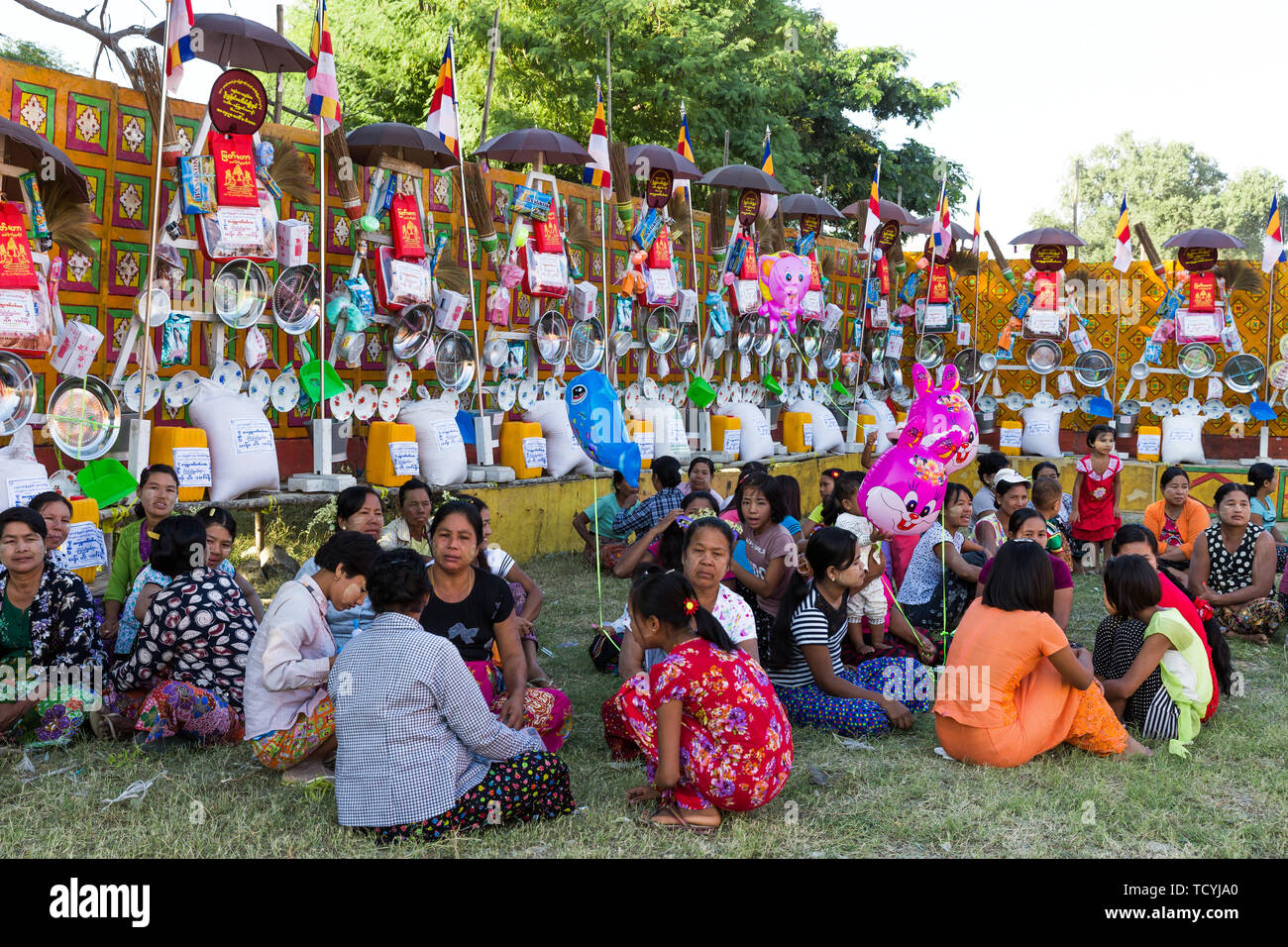 Traditional gathering place hi-res stock photography and images - Alamy