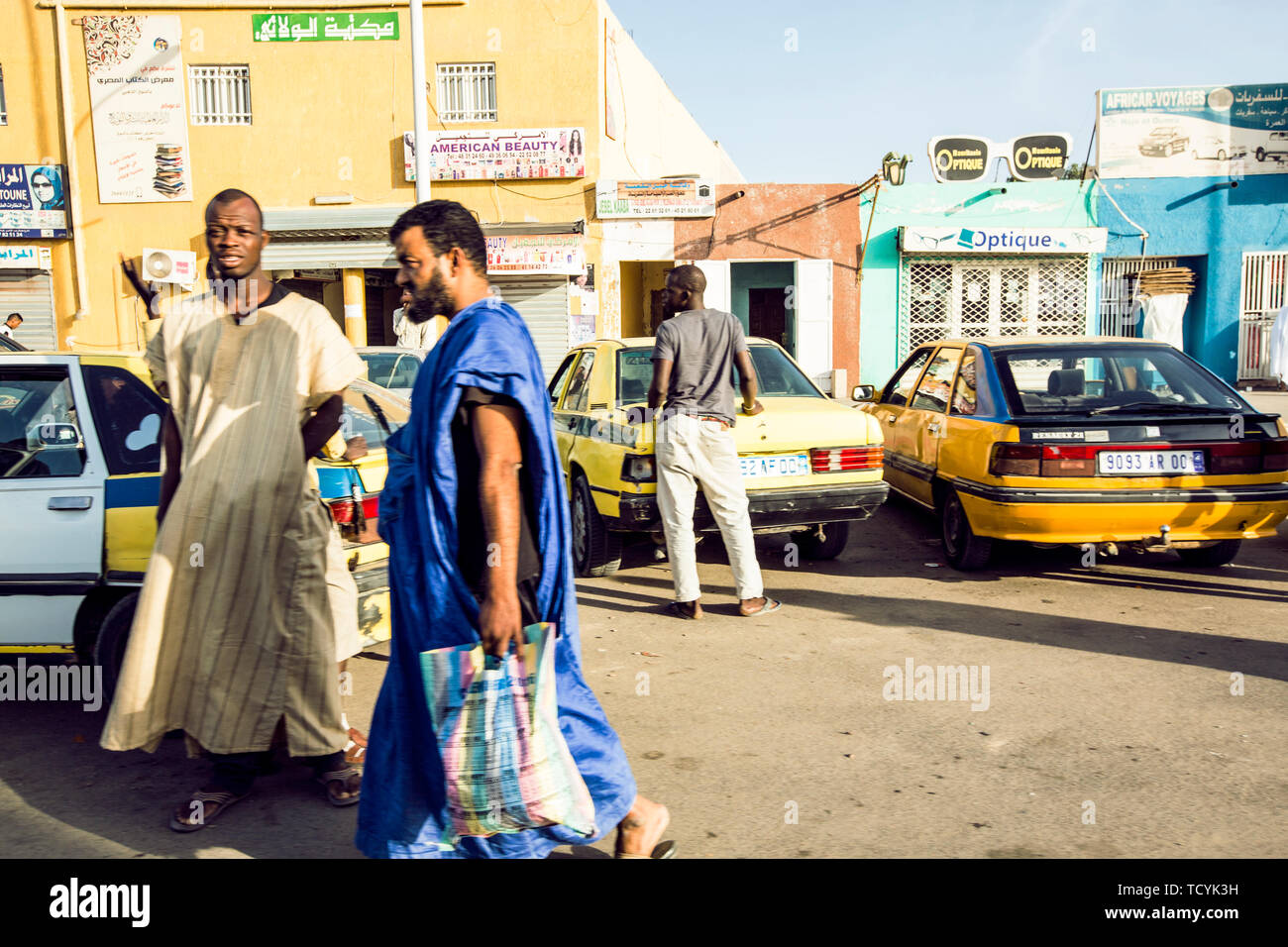 Africa, Senegal, streets, small towns, cities, towns, vehicles, roads ...